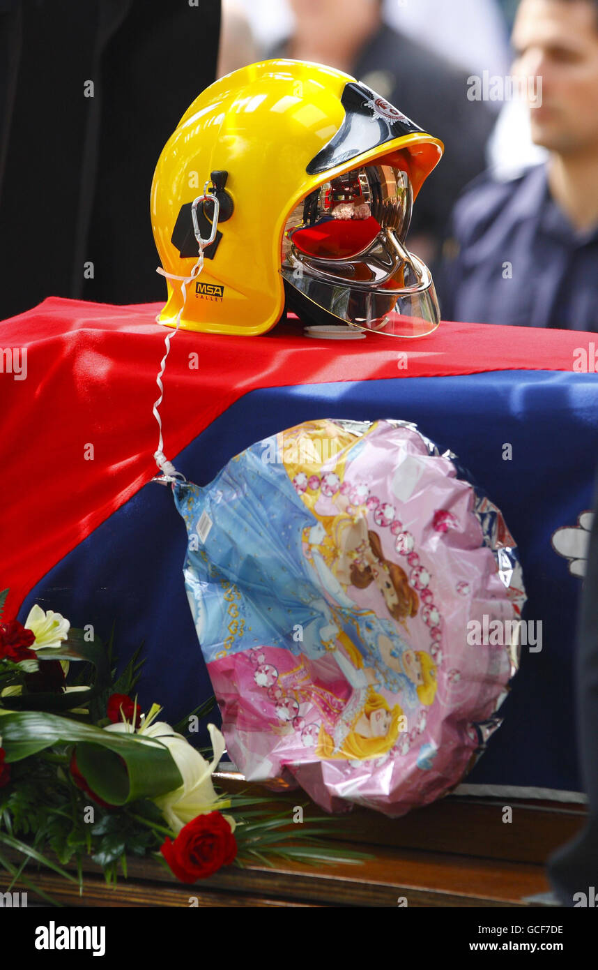 Funeral for firefighter Alan Bannon Stock Photo - Alamy