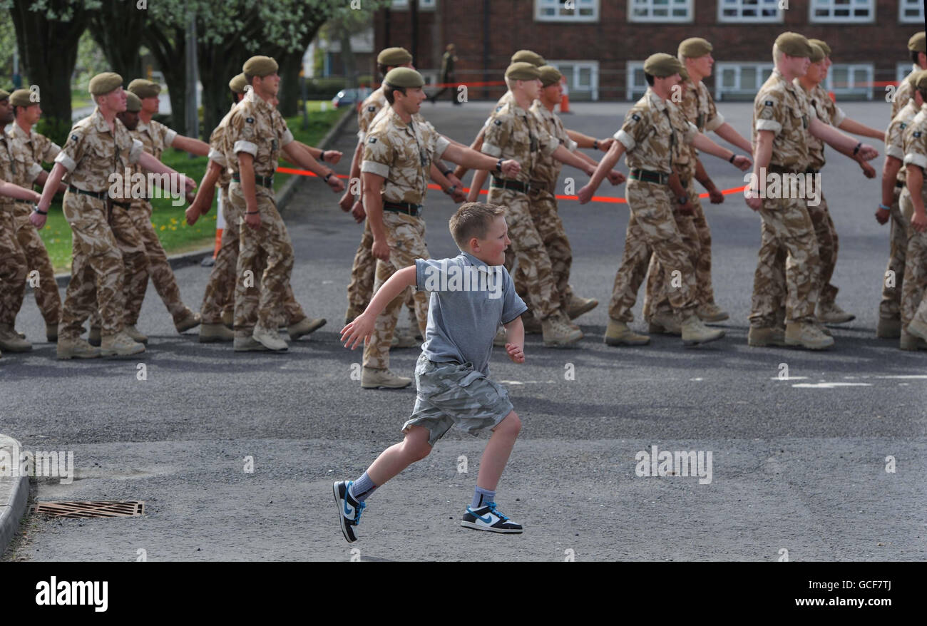Soldiers return home from Afghanistan Stock Photo - Alamy