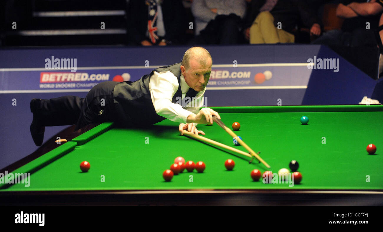 Steve davis snooker player hi-res stock photography and images - Alamy