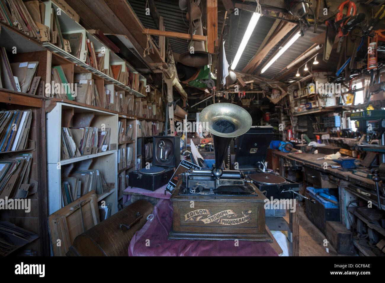 Old gramophone workshop hi-res stock photography and images - Alamy
