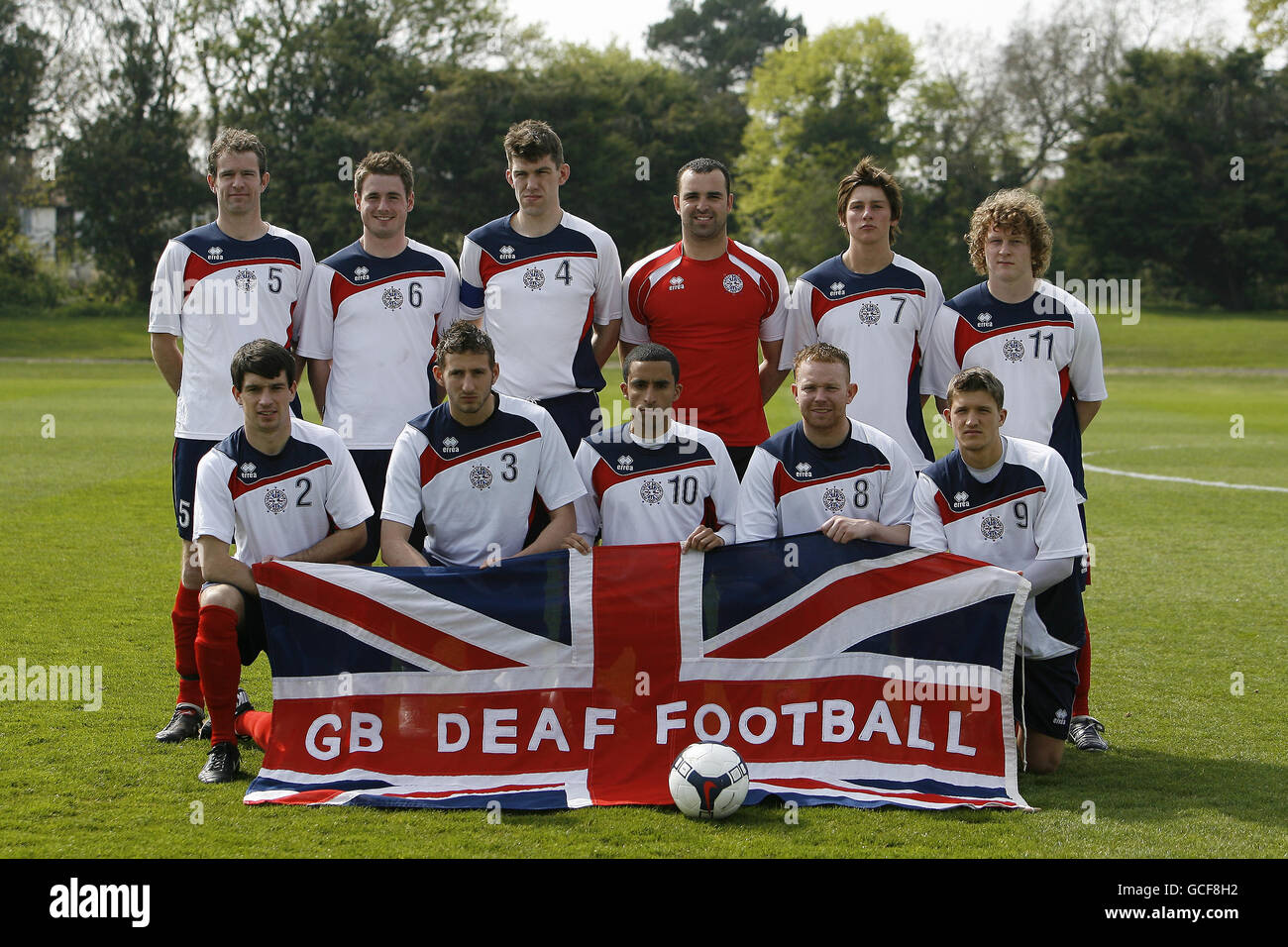 Great britains deaf football team pose with the union flag hi-res stock ...