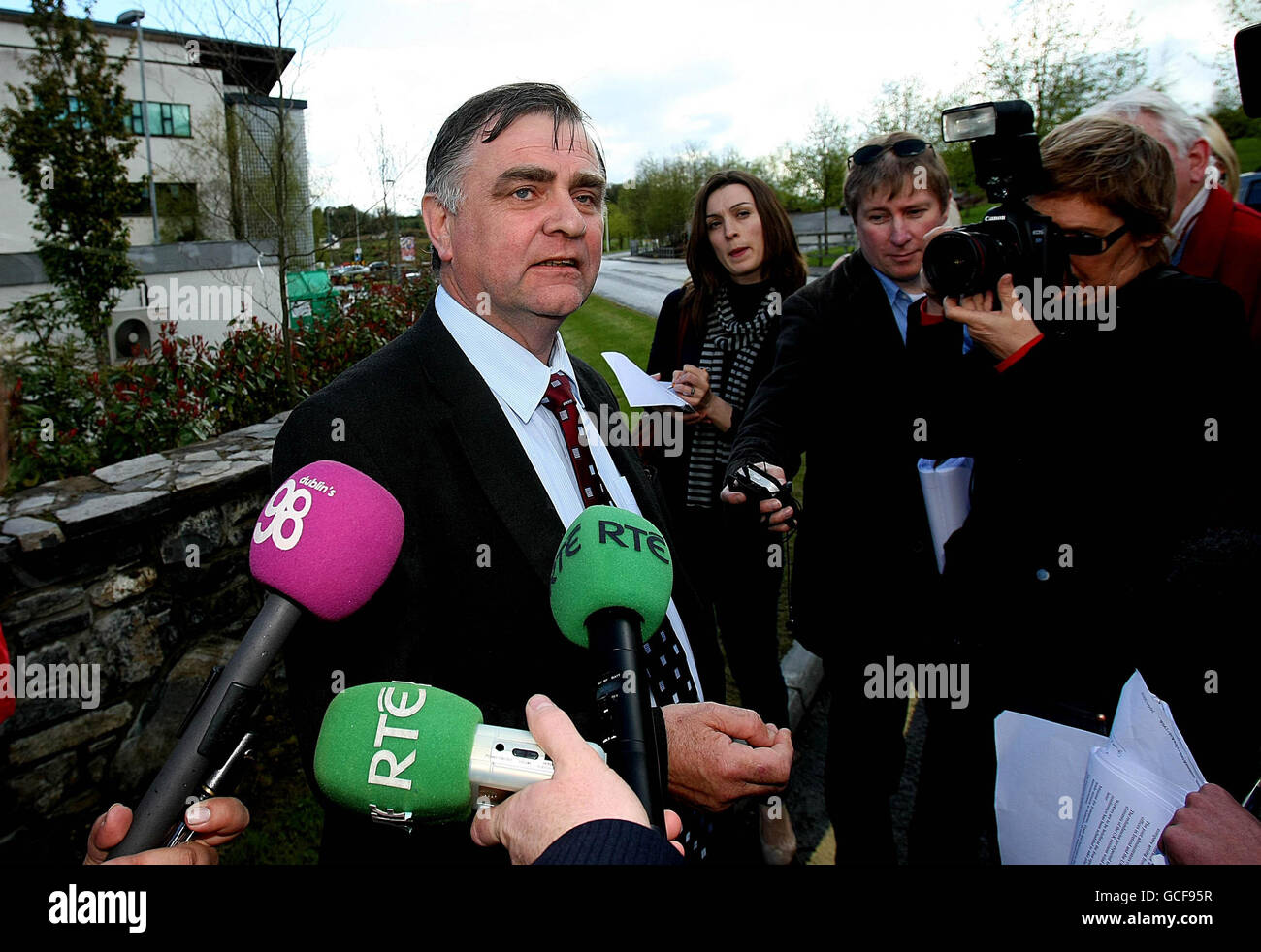 Quinn Insurance worker Patrick O'Brien speaking to the media in Cavan ...