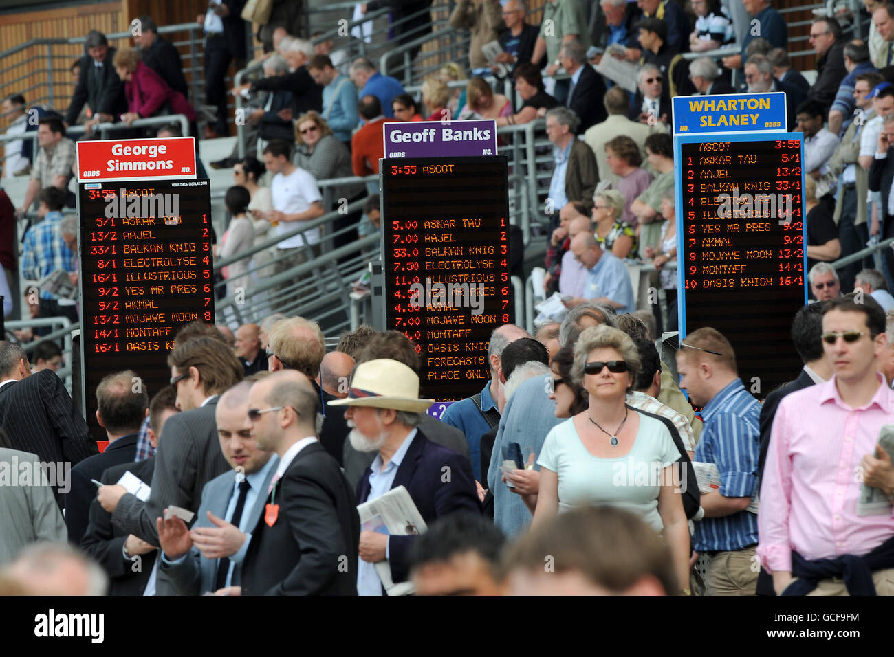 Bookmakers ascot hi-res stock photography and images - Alamy