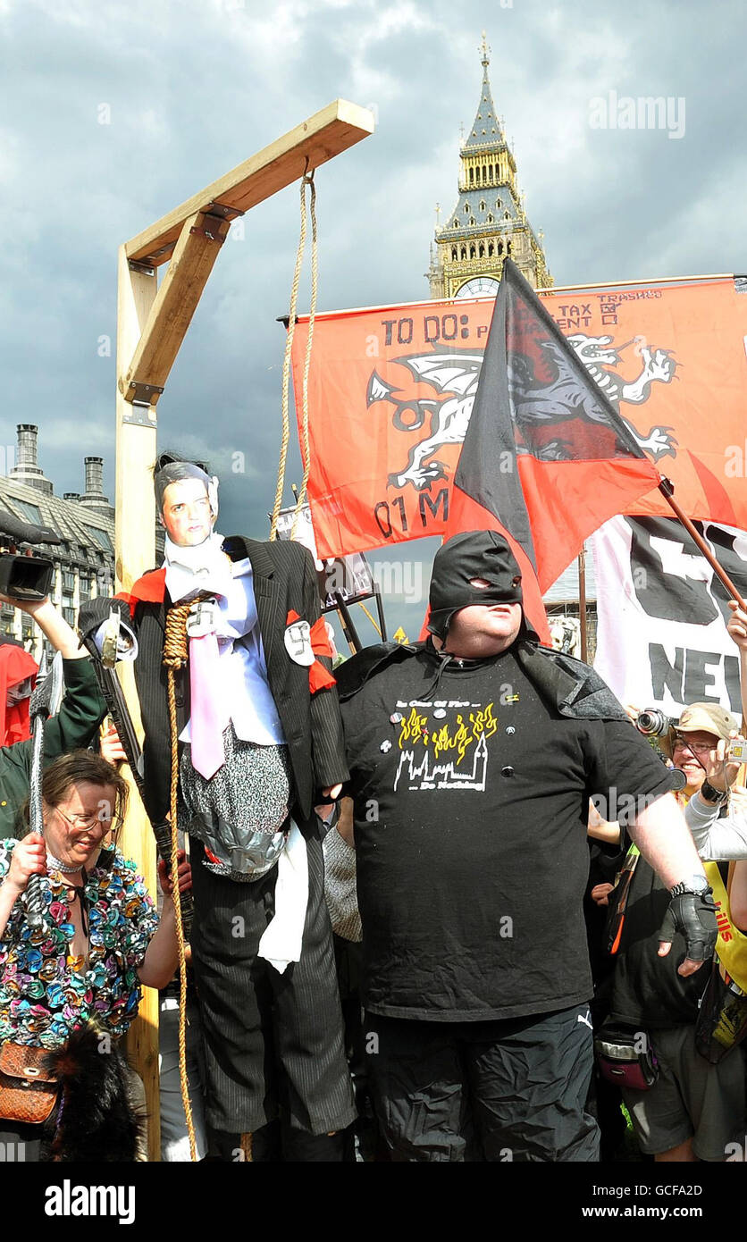 Mock execution hi-res stock photography and images - Alamy