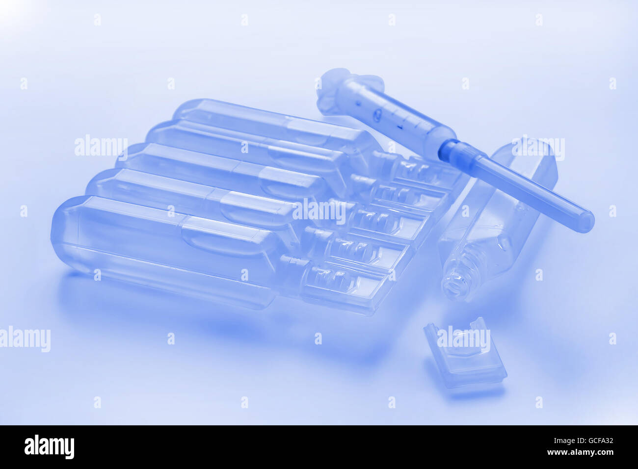 Medical ampules hi-res stock photography and images - Alamy