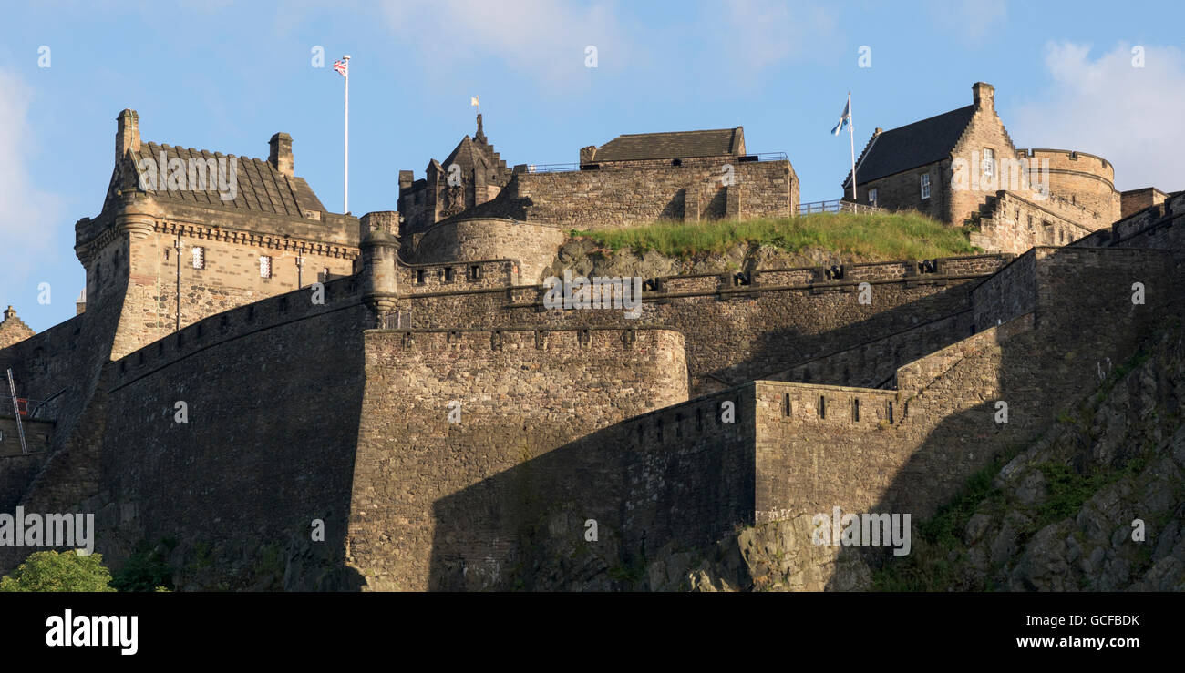 Landmark edinburgh scotland hi-res stock photography and images - Alamy