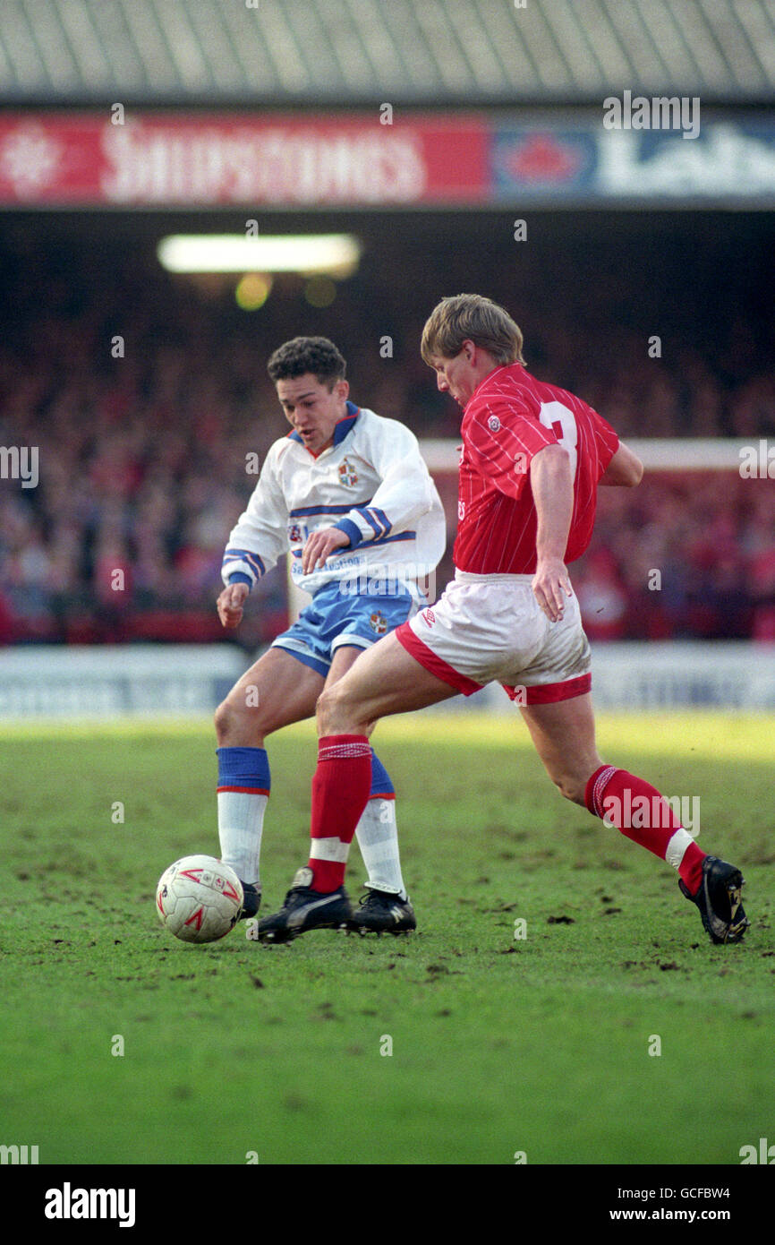 Paul telfer of luton town and nottingham forests stuart pearce hi-res ...