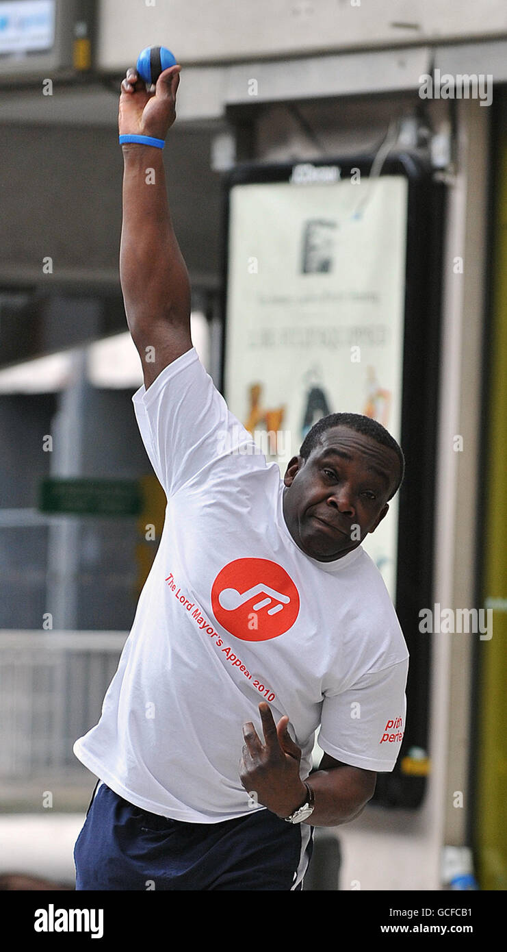Street Cricket Tournament High Resolution Stock Photography and Images ...