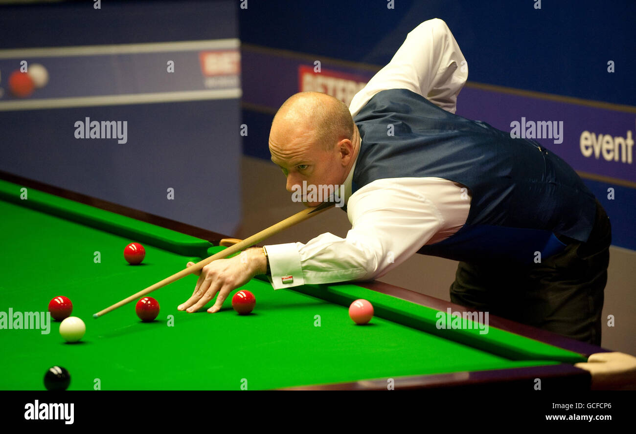 Peter ebdon in action hi-res stock photography and images - Alamy