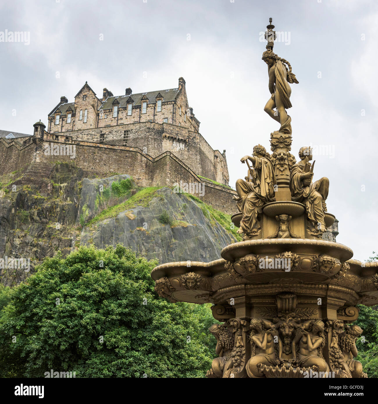Ross Fountain and Edinburgh Castle; Edinburgh, Scotland Stock Photo - Alamy