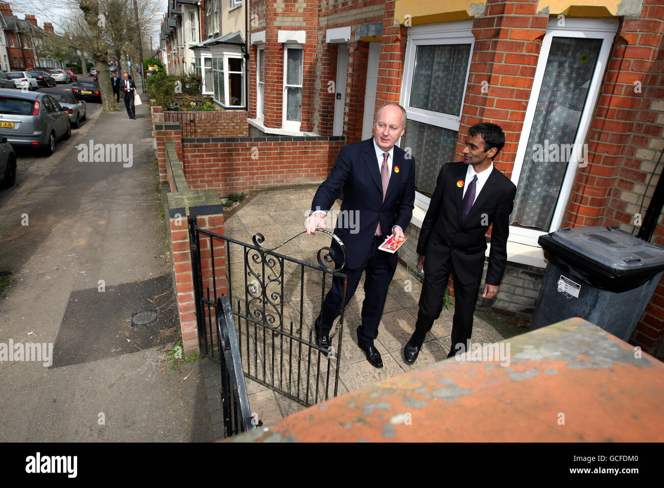 Northern Ireland Secretary Shaun Woodward campaigns in Reading ...