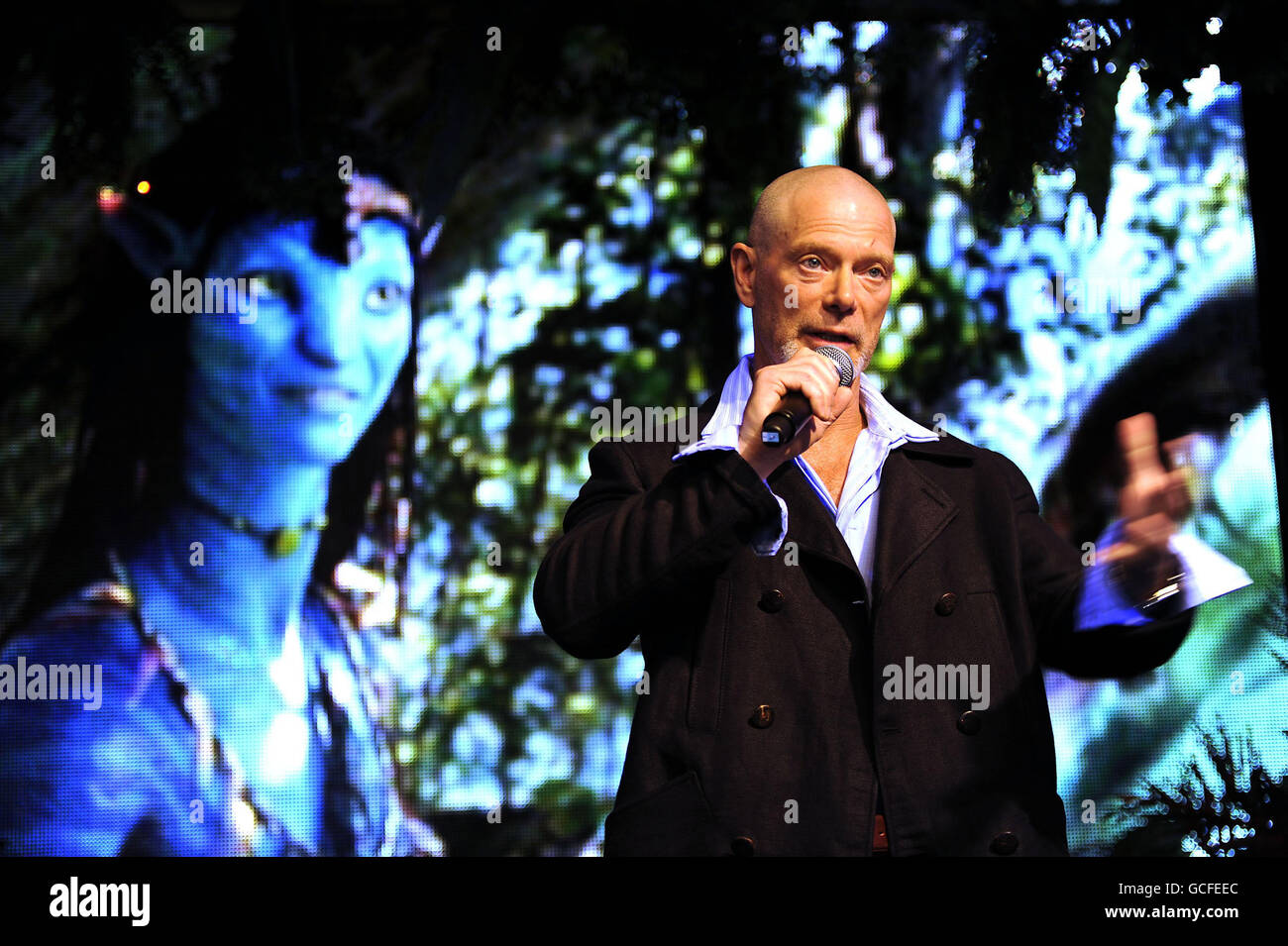 Avatar screen hi-res stock photography and images - Alamy