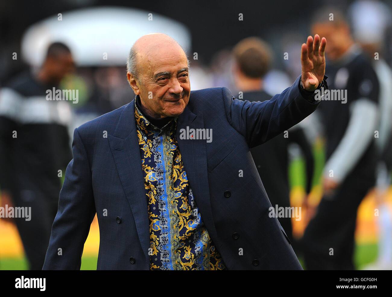 Fulham owner mohamed al fayed on the pitch hi-res stock photography and ...