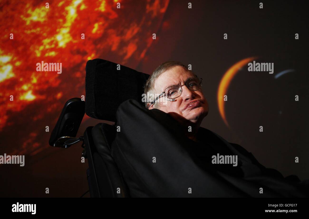 Stephen hawkings hi-res stock photography and images - Alamy