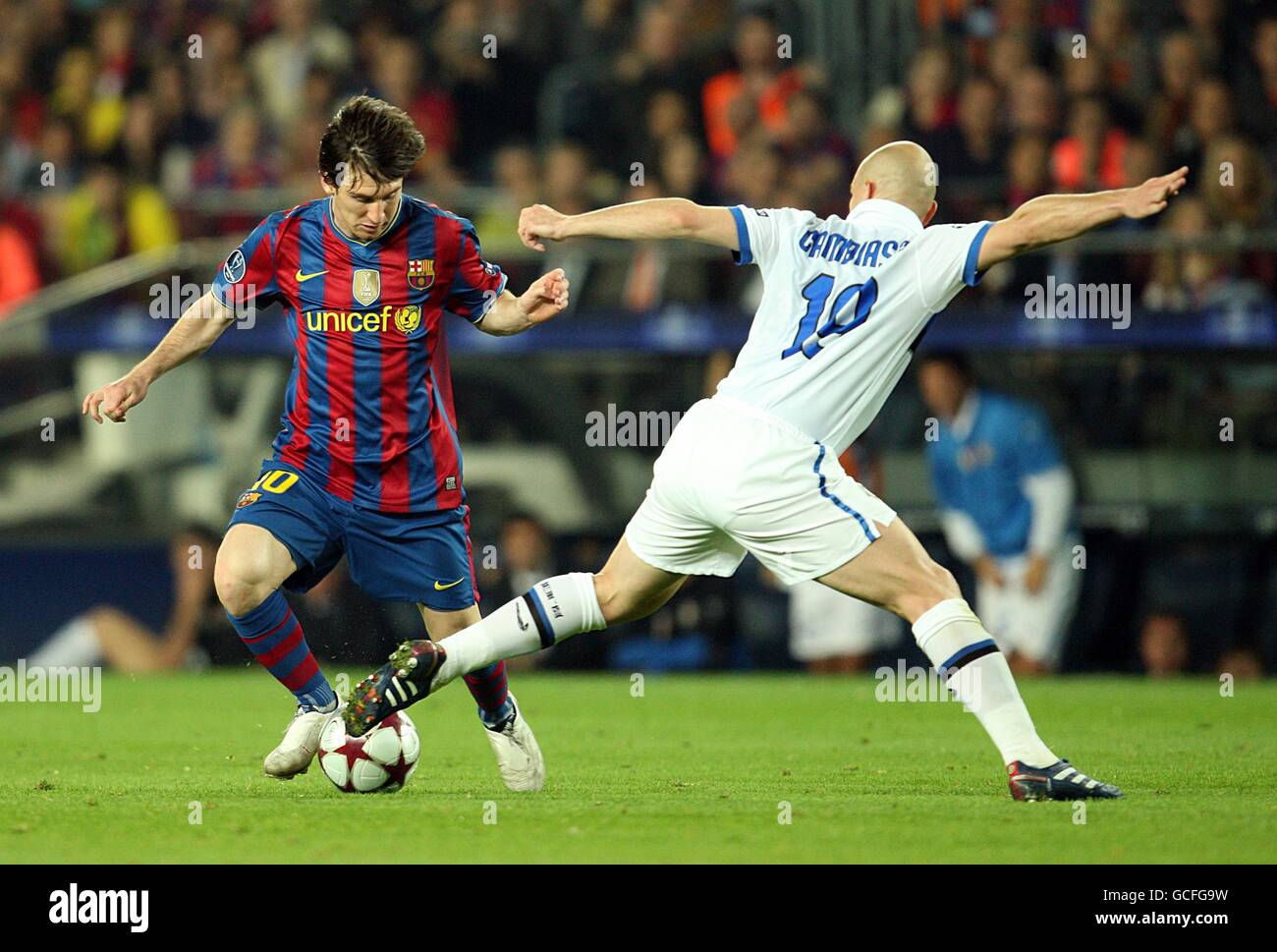 Barcelonas lionel messi inter milans hi-res stock photography and ...