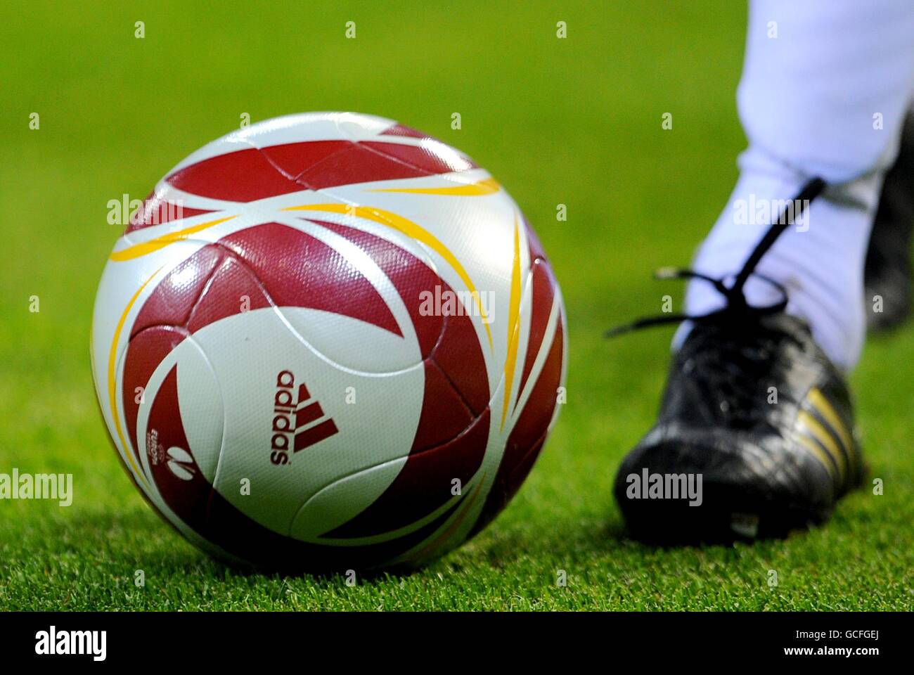 Soccer - UEFA Europa League - Semi Final - First Leg - Hamburg SV v ...