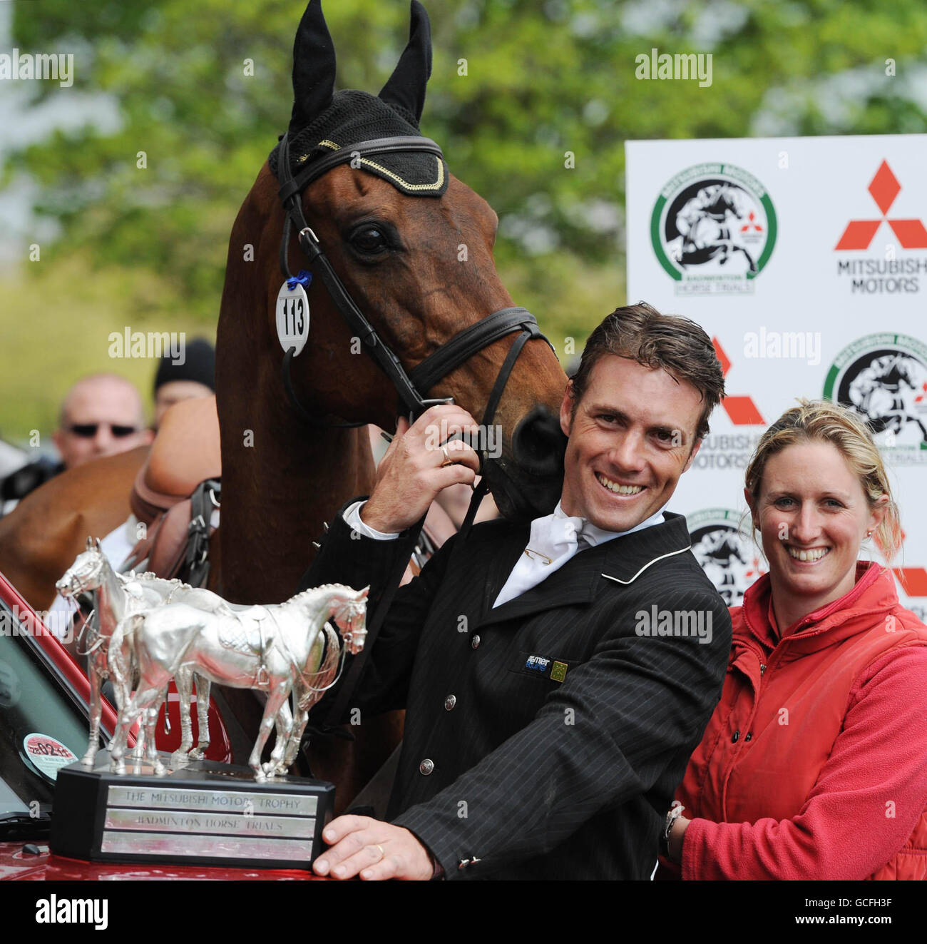 Paul Tapner with Inonothing and his wife Georgie after winning the ...