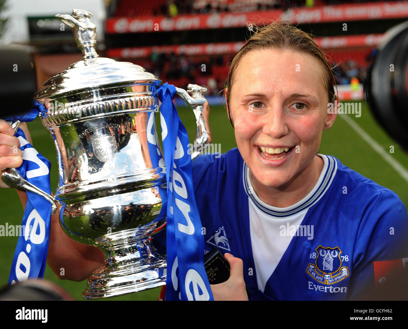 Fc everton pose hi-res stock photography and images - Alamy