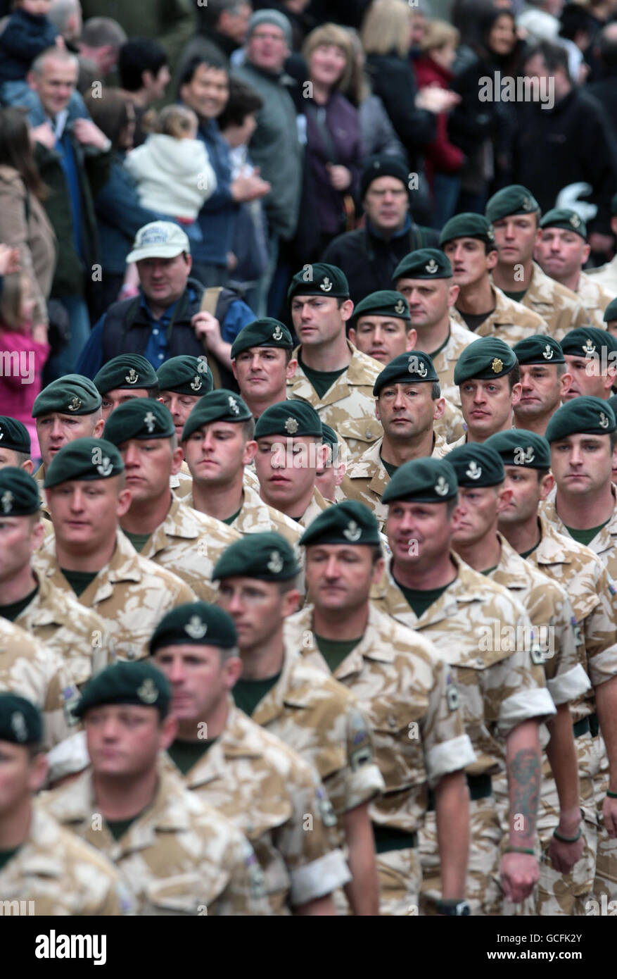 Soldiers from 3rd Battalion The Rifles (3 Rifles), 1st Battalion the ...