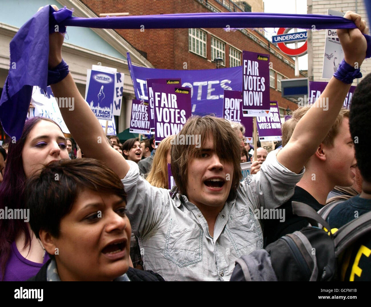Demonstrators for fair votes now hi-res stock photography and images ...