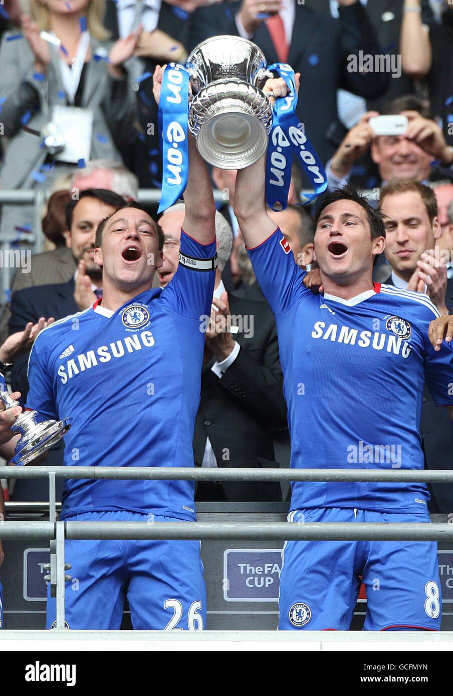 John terry trophy wembley hi-res stock photography and images - Alamy