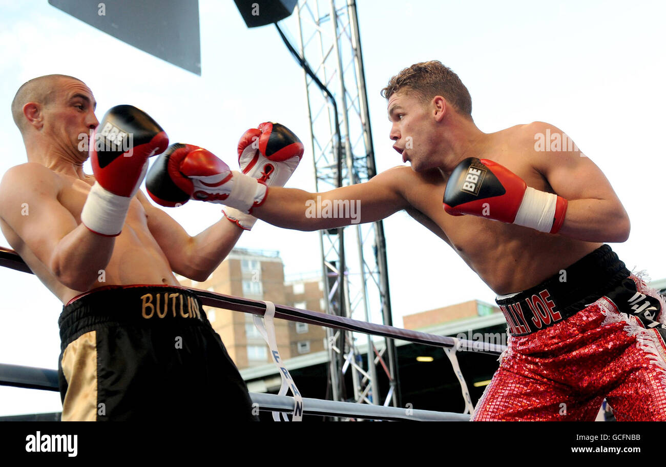 Boxing - Middleweight Contest - BIlly Joe Saunders v Andy Butlin ...