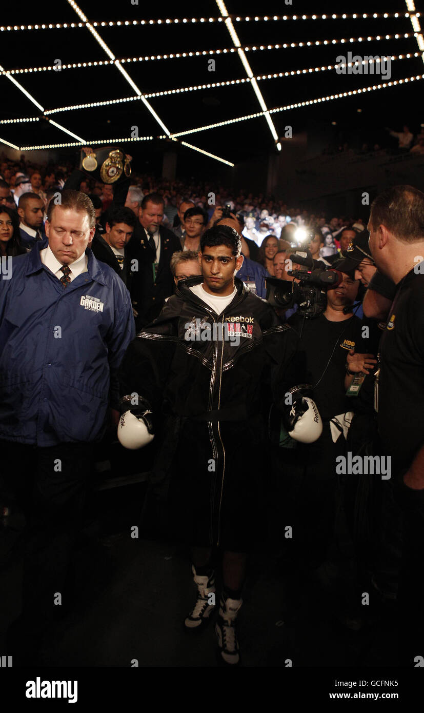 Madison square garden boxing ring hi-res stock photography and images ...