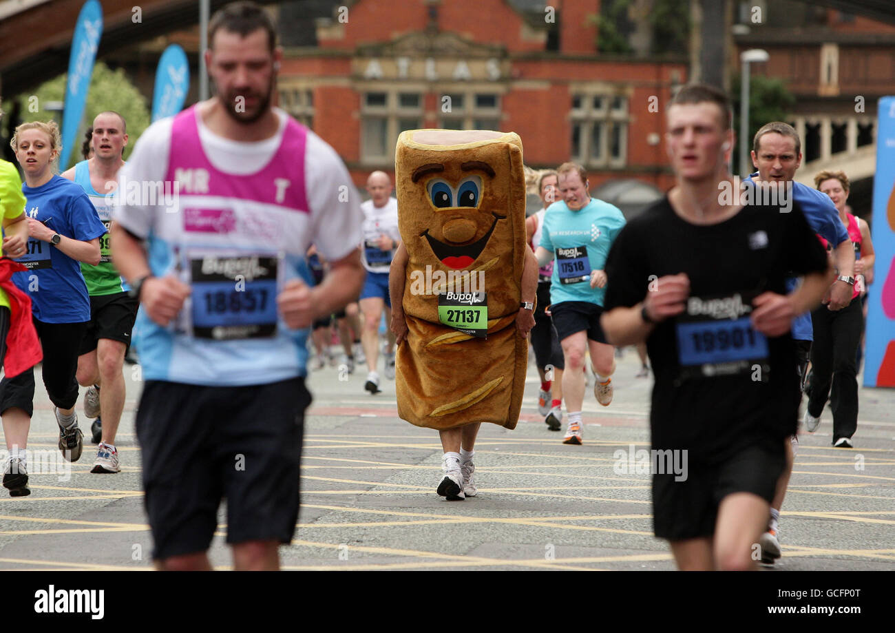 Athletics - 2010 BUPA Great Manchester Run Stock Photo - Alamy