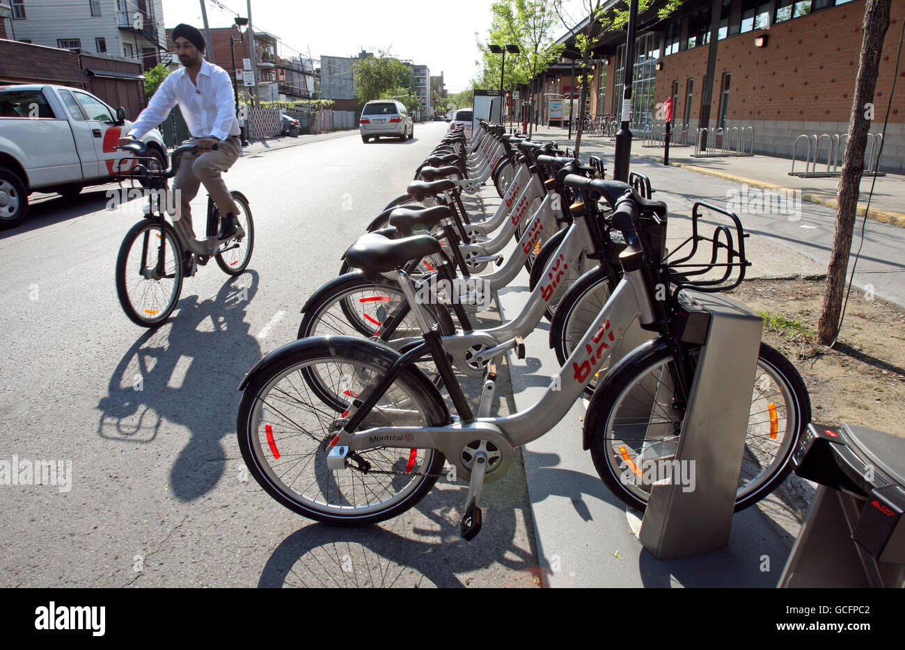 London Cycle Hire Scheme preparations Stock Photo - Alamy