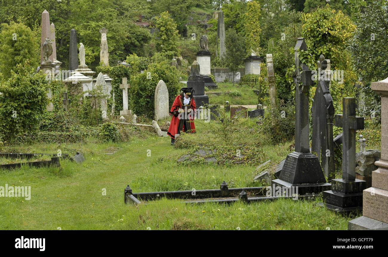 Victorian Arnos Vale cemetery re-opening Stock Photo - Alamy