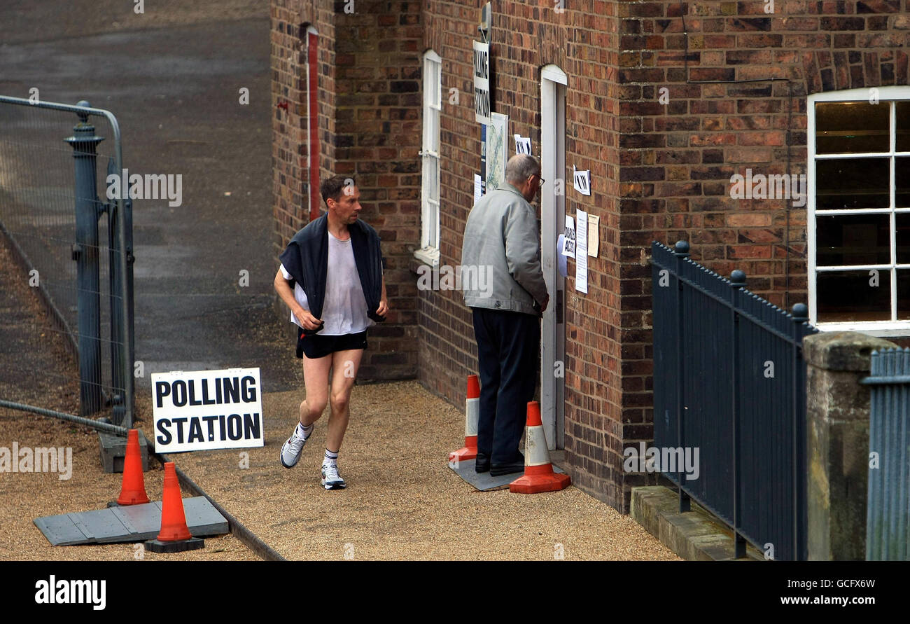 Voter enters polling station hi-res stock photography and images - Alamy