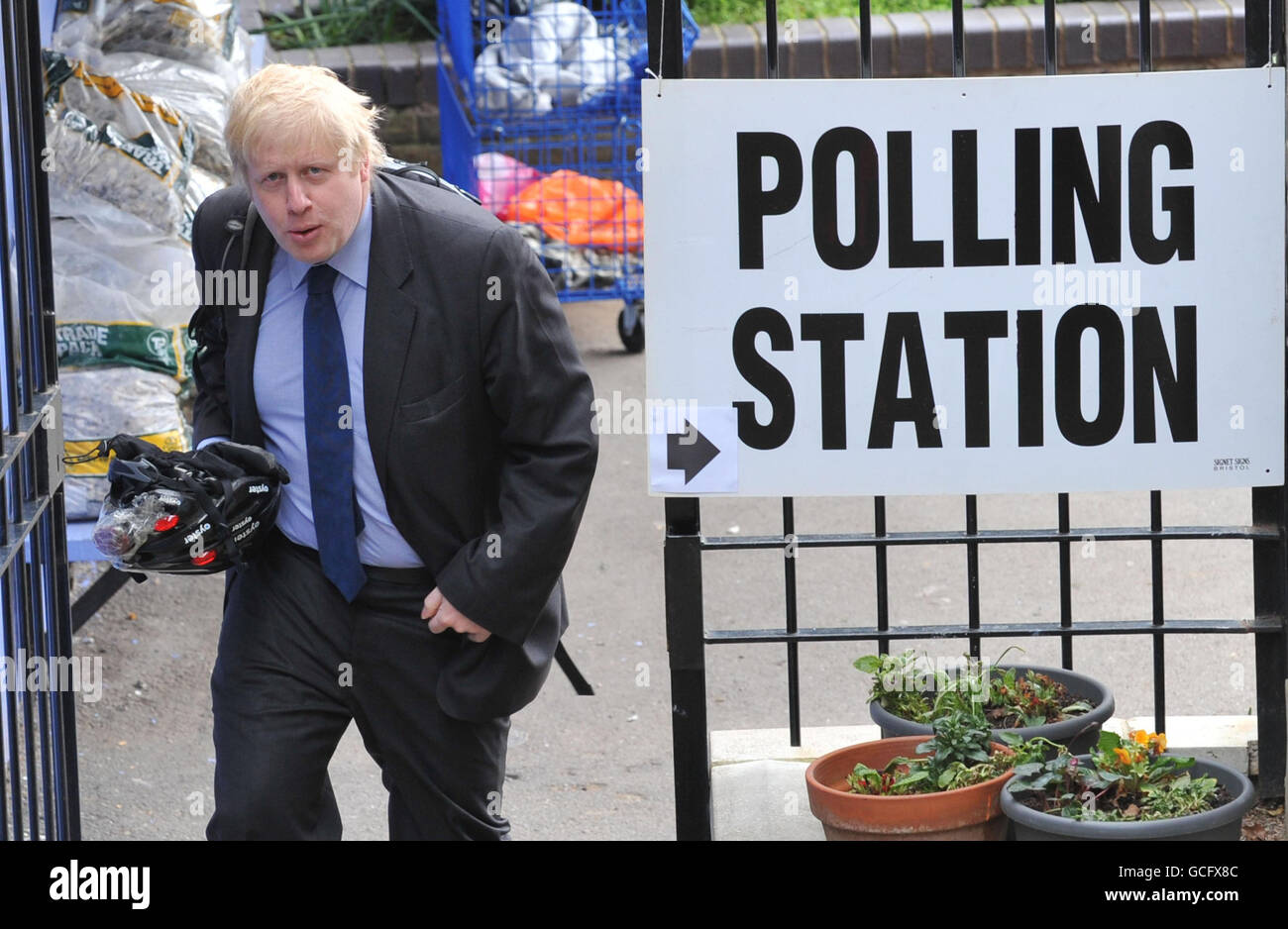 Funny polling station hi-res stock photography and images - Alamy