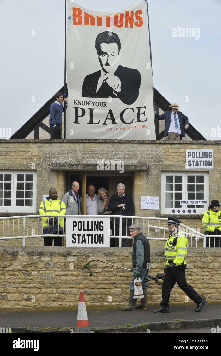 Police are present outside the Spelsbury Memorial Hall in David Cameron ...