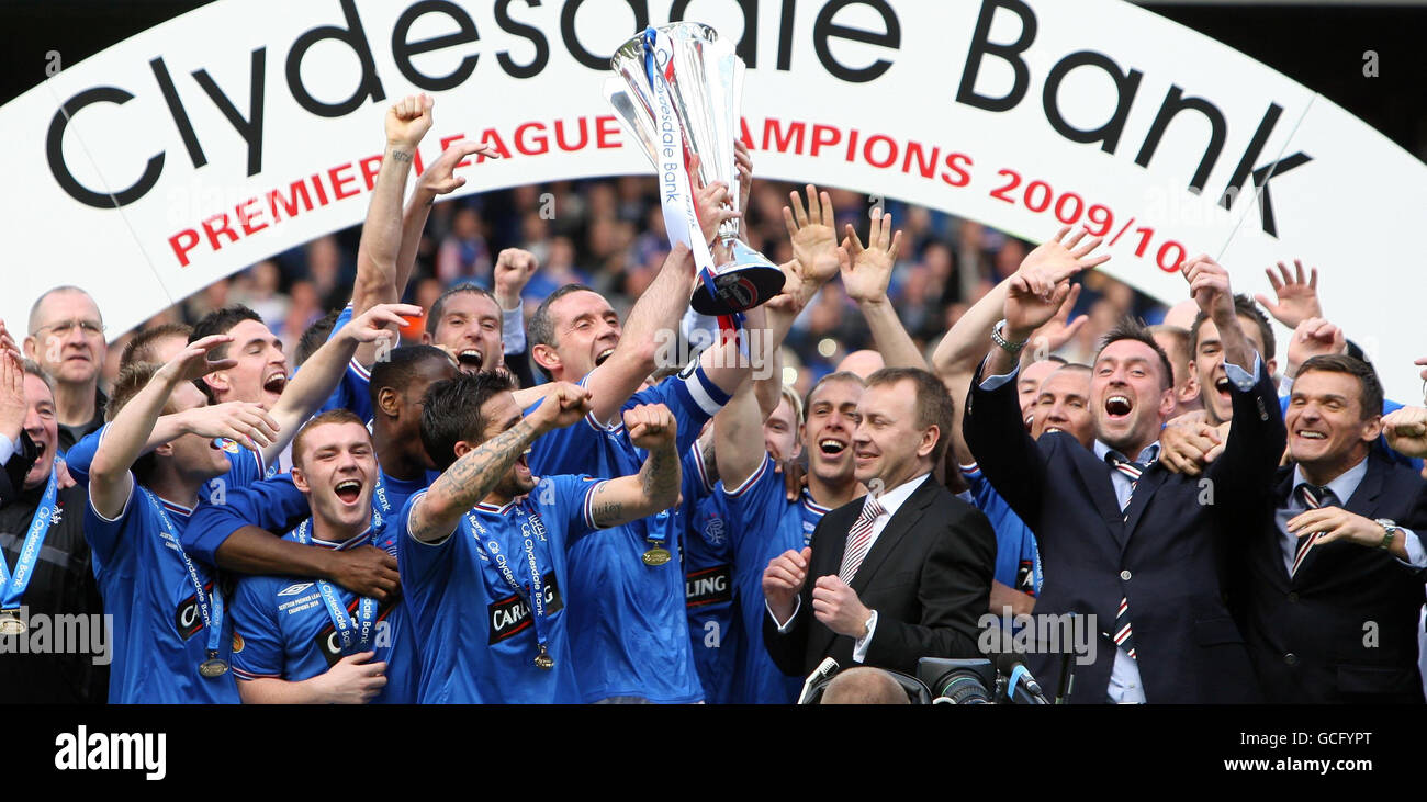 The scottish league trophy glasgow rangers hi-res stock photography and ...