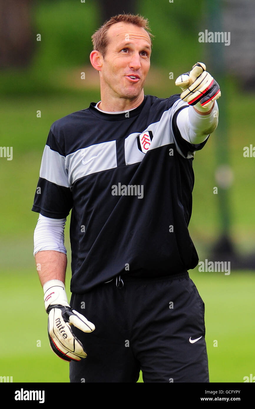 Fulham goalkeeper mark schwarzer during training hi-res stock ...