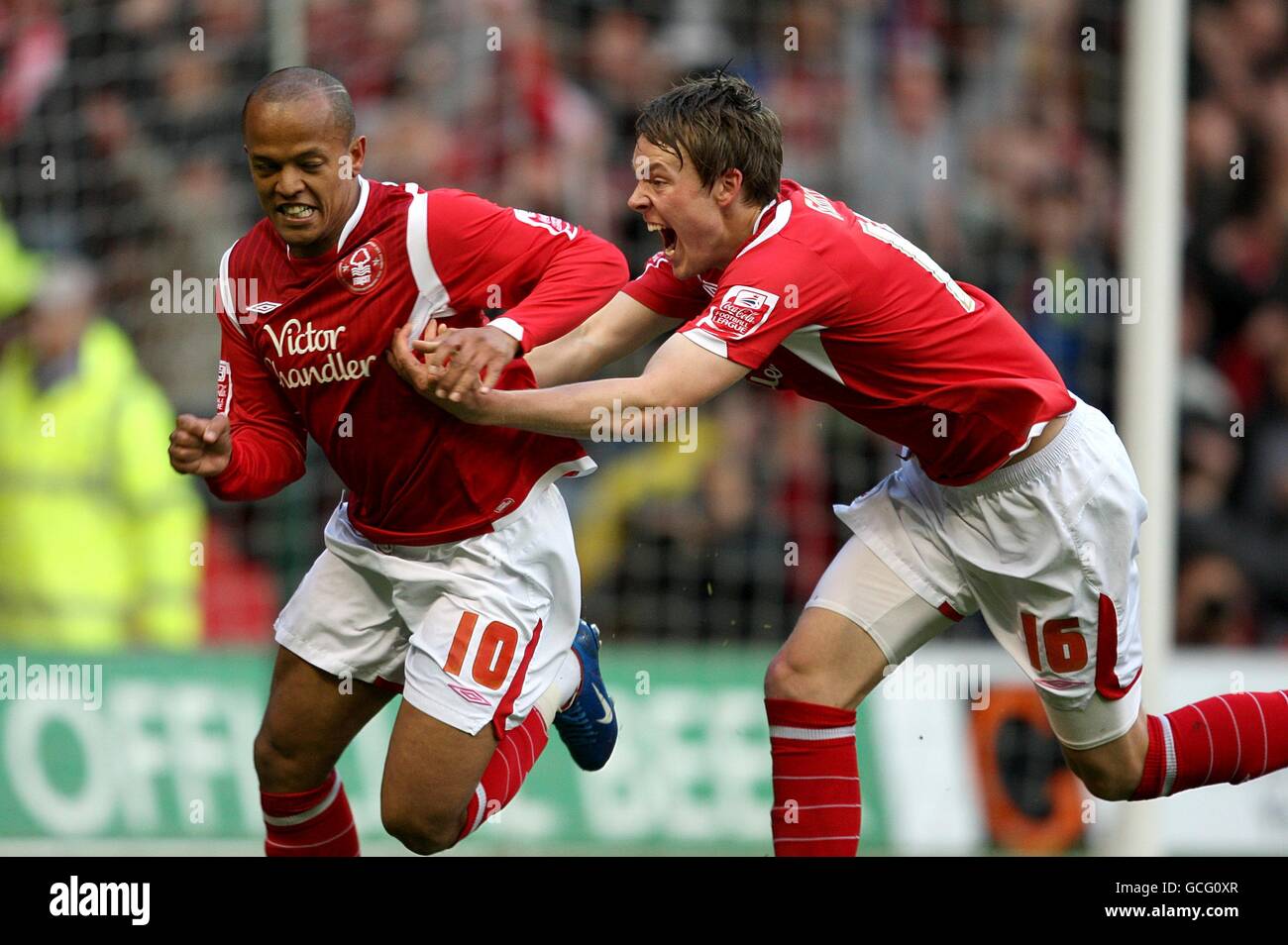Nottingham Forest's Robert Earnshaw (left) celebrates with team mate ...
