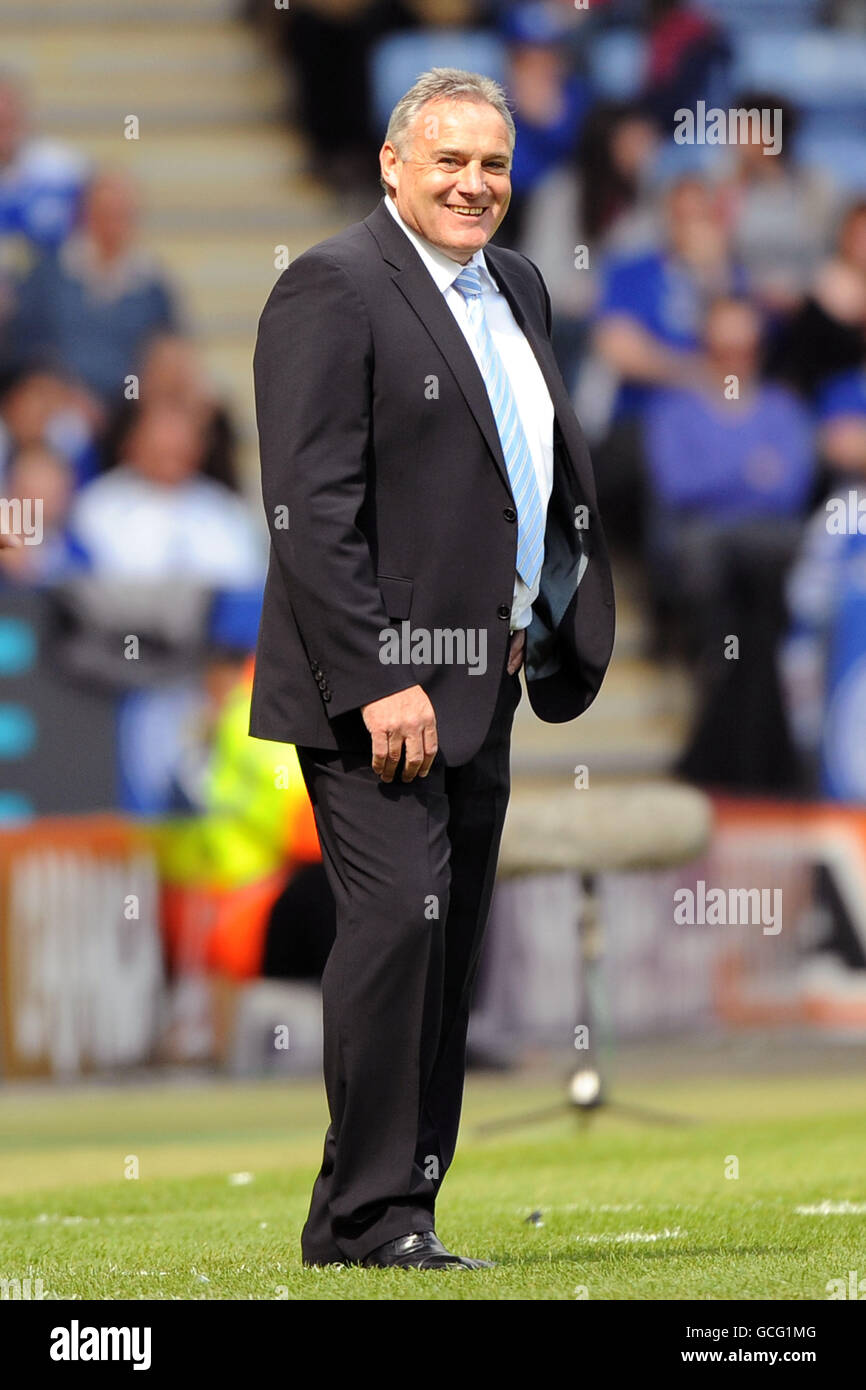 Dave jones football manager hi-res stock photography and images - Alamy