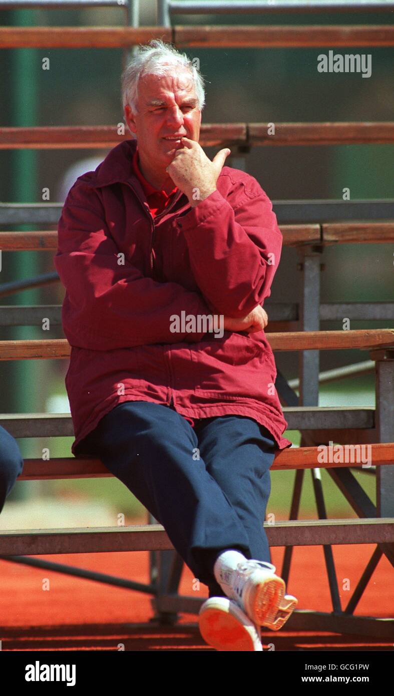 British team captain tony pickard hi-res stock photography and images ...