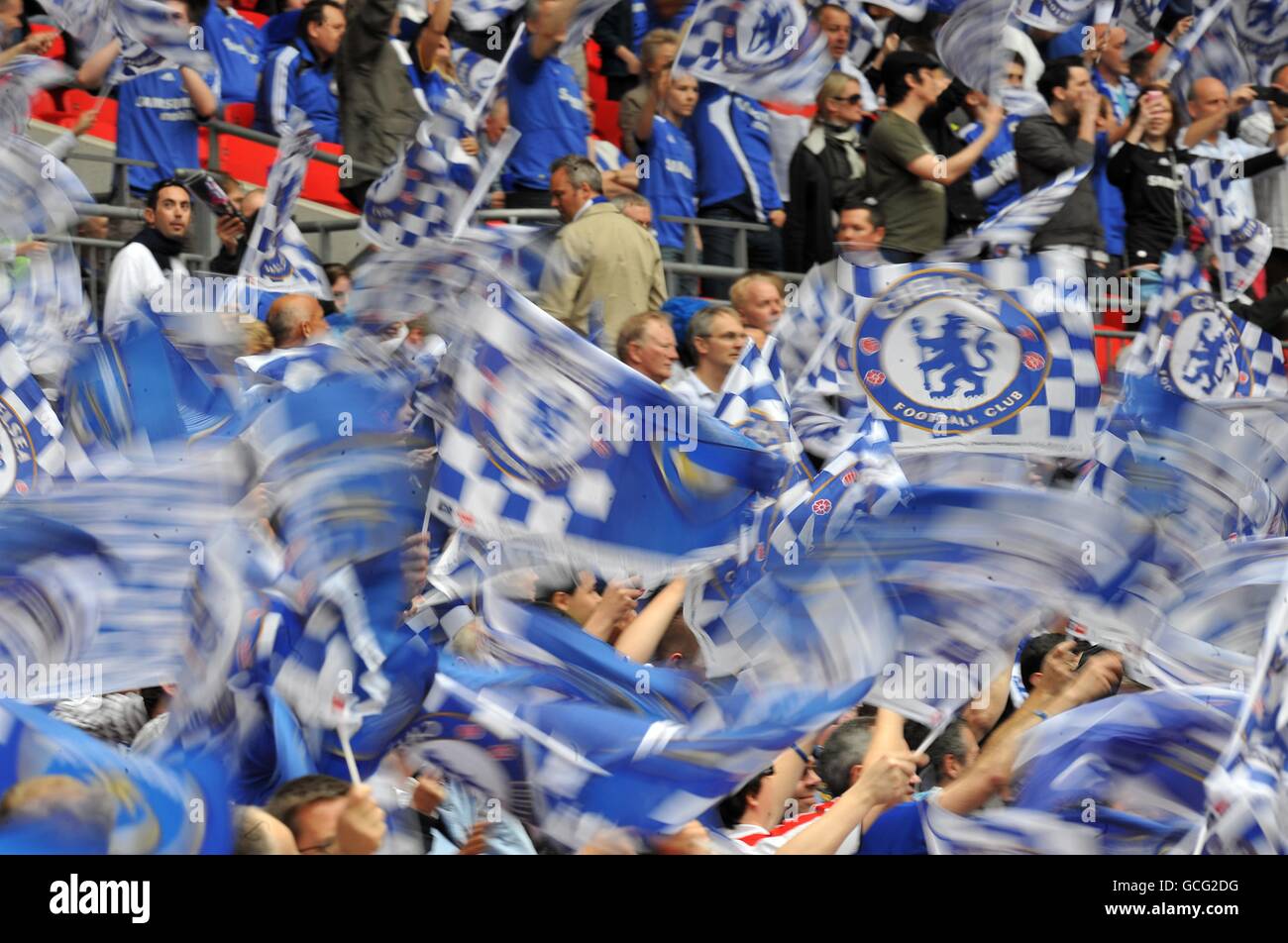 Chelsea stadium fans hi-res stock photography and images - Alamy