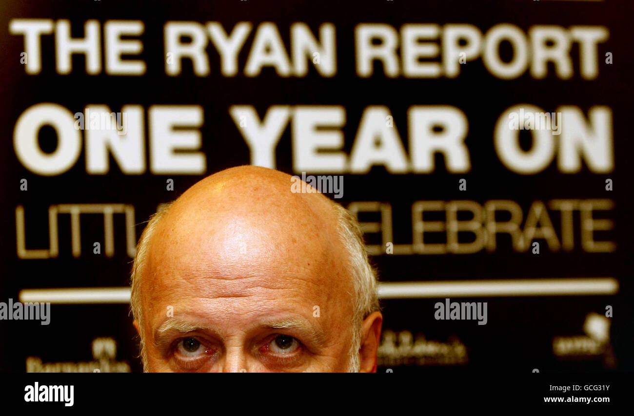 Fergus Finlay of Barnardos speaking at Buswells hotel in Dublin at the ...