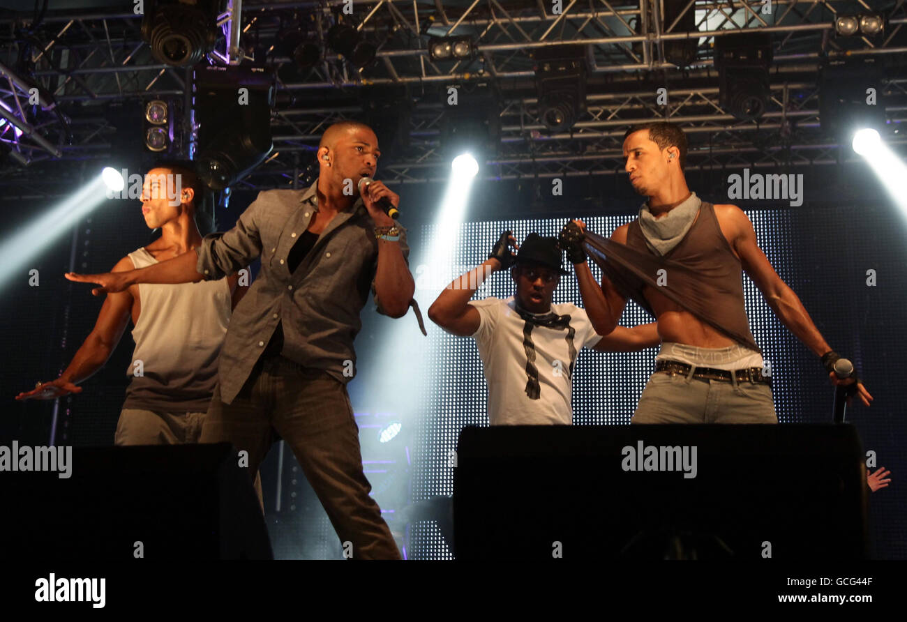 Jls left to right marvin humes hi-res stock photography and images - Alamy