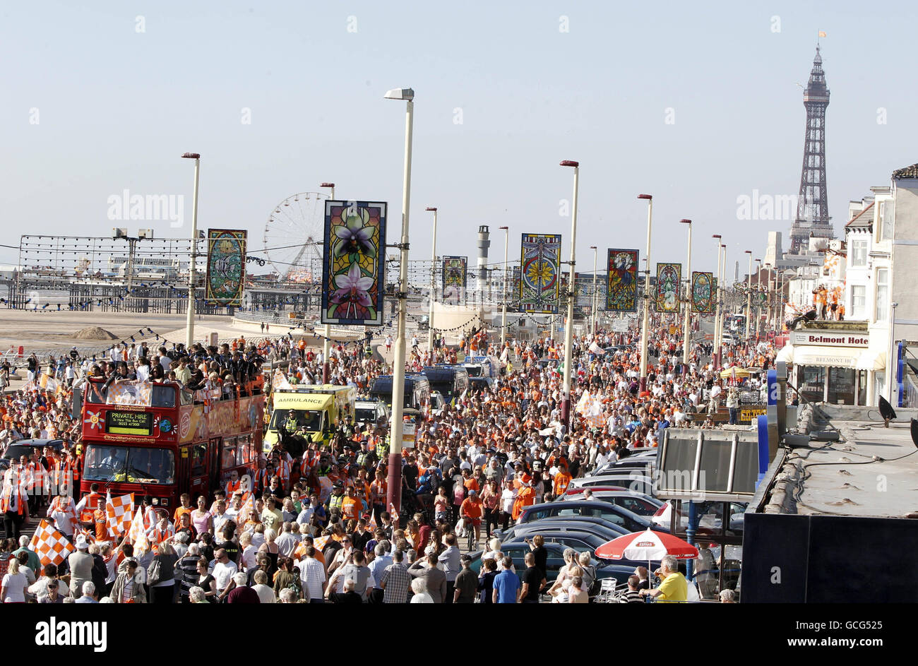 Soccer blackpool promotion parade blackpool hi-res stock photography ...