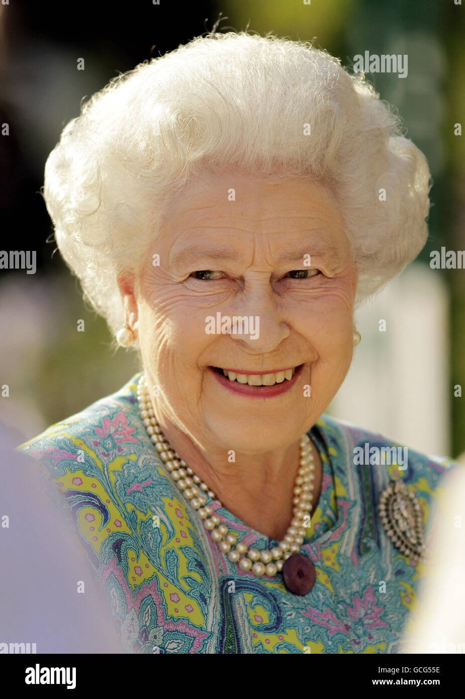 Queen Elizabeth II visits gardens at the RHS Chelsea Flower Show, at ...