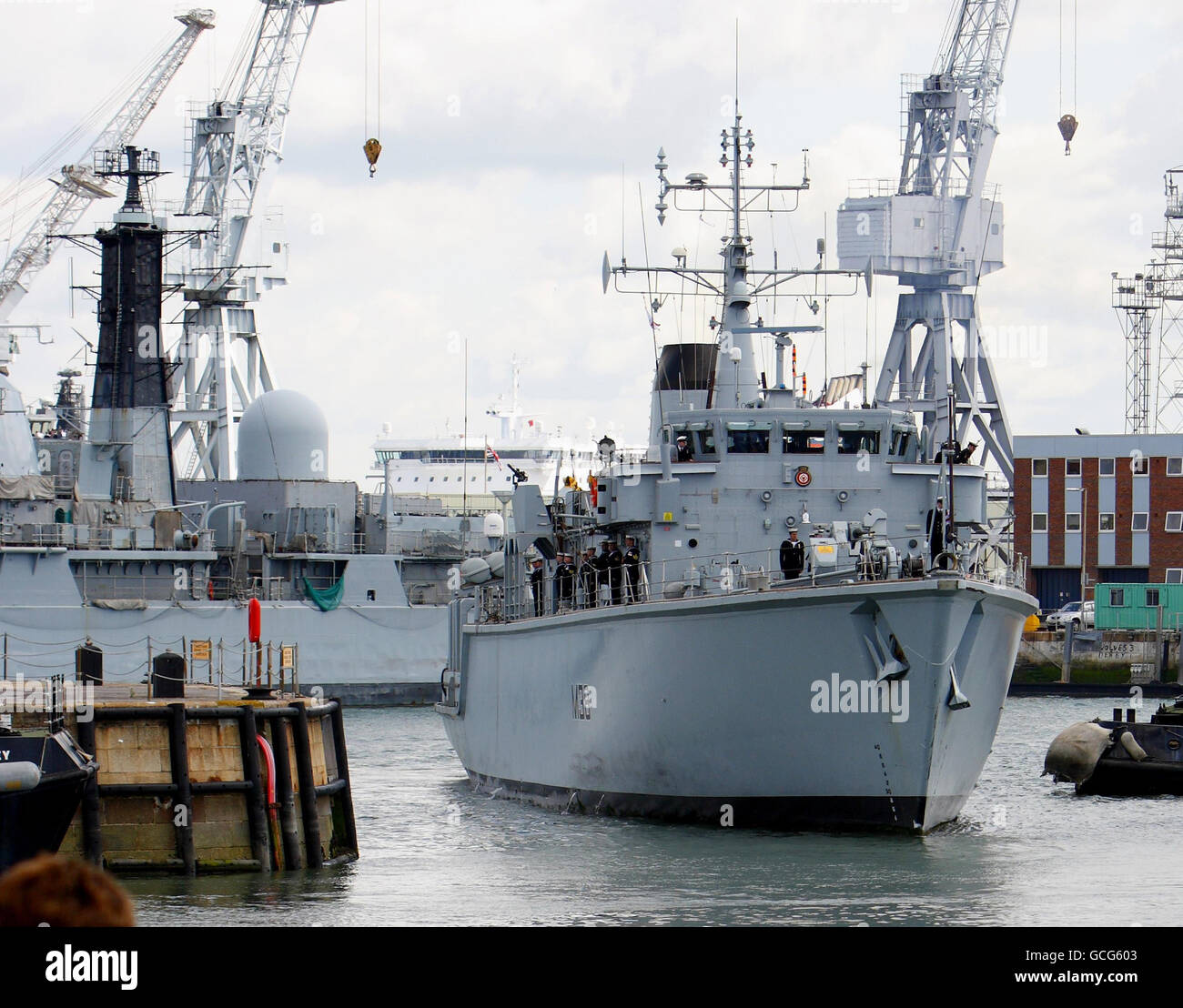 Hms atherstone returns to portsmouth hi-res stock photography and ...