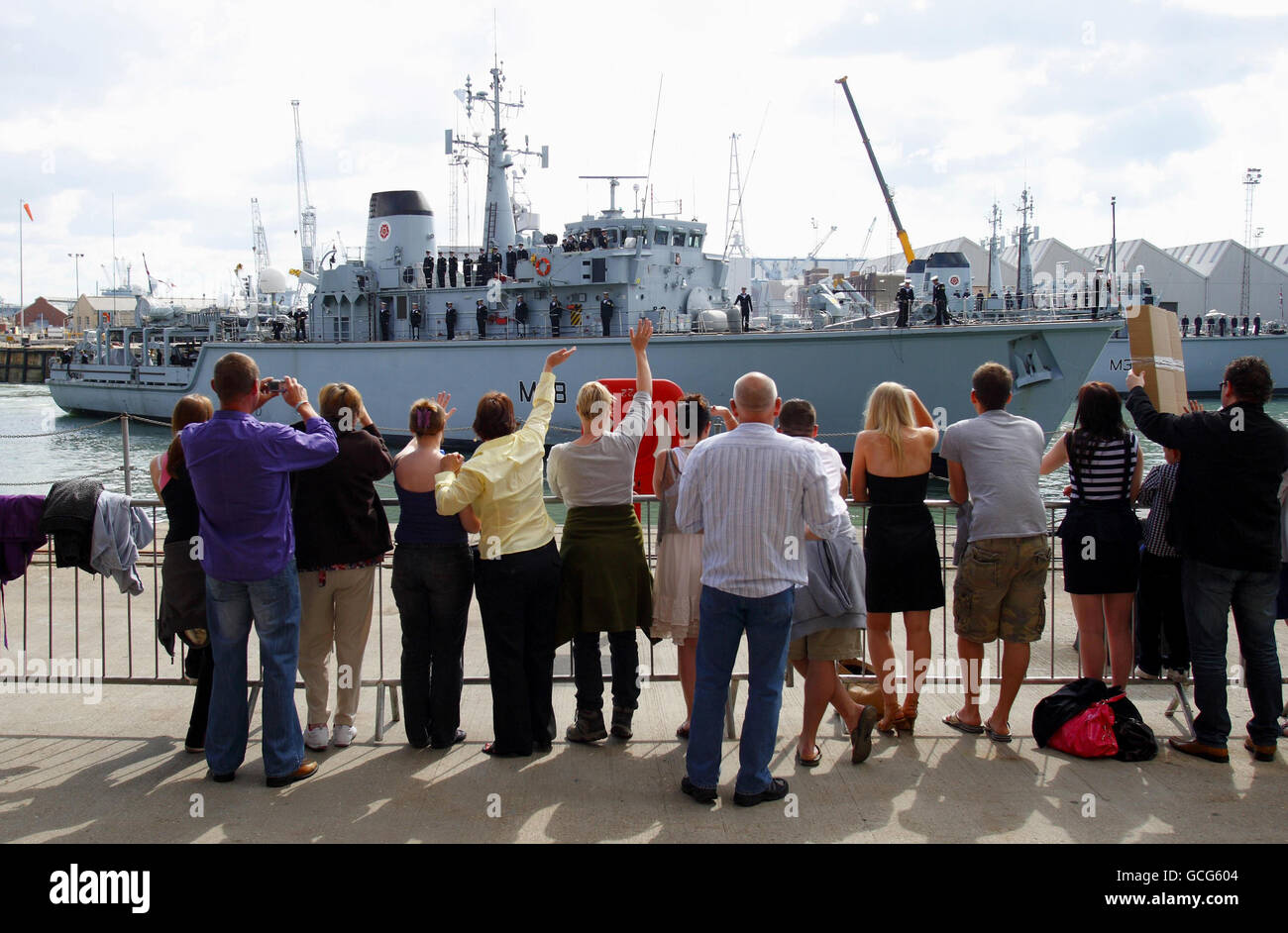 Hms Atherstone Returns To Portsmouth High Resolution Stock Photography ...