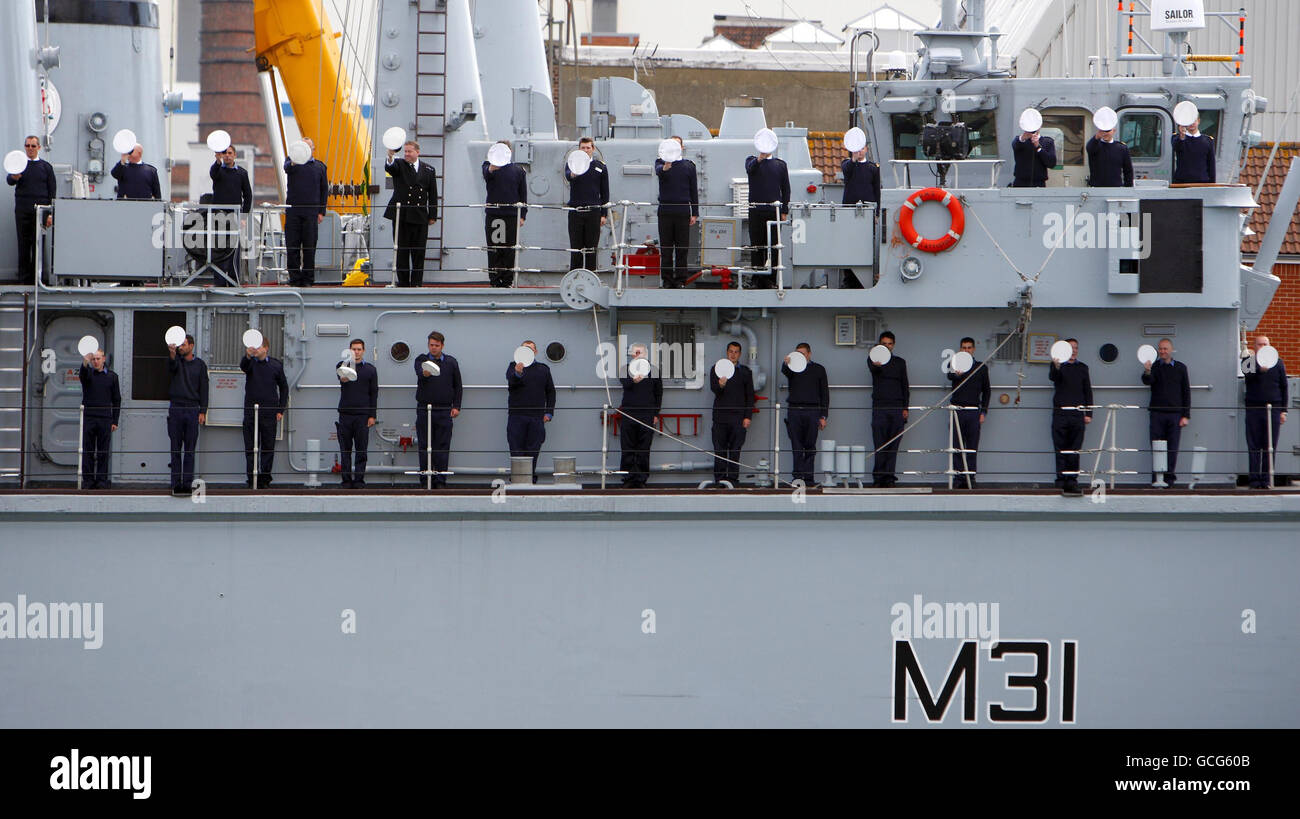 Hms atherstone returns to portsmouth hi-res stock photography and ...