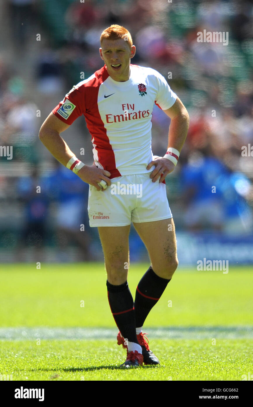 Full length hands on hips ampics hi-res stock photography and images ...