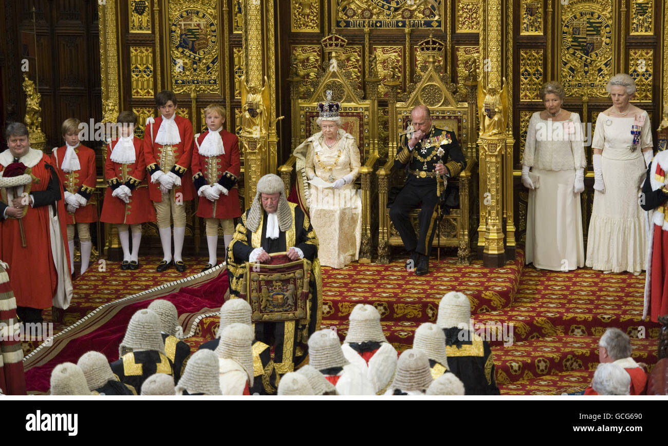 Queen Elizabeth II reads the Queen's speech to the House of Lords ...
