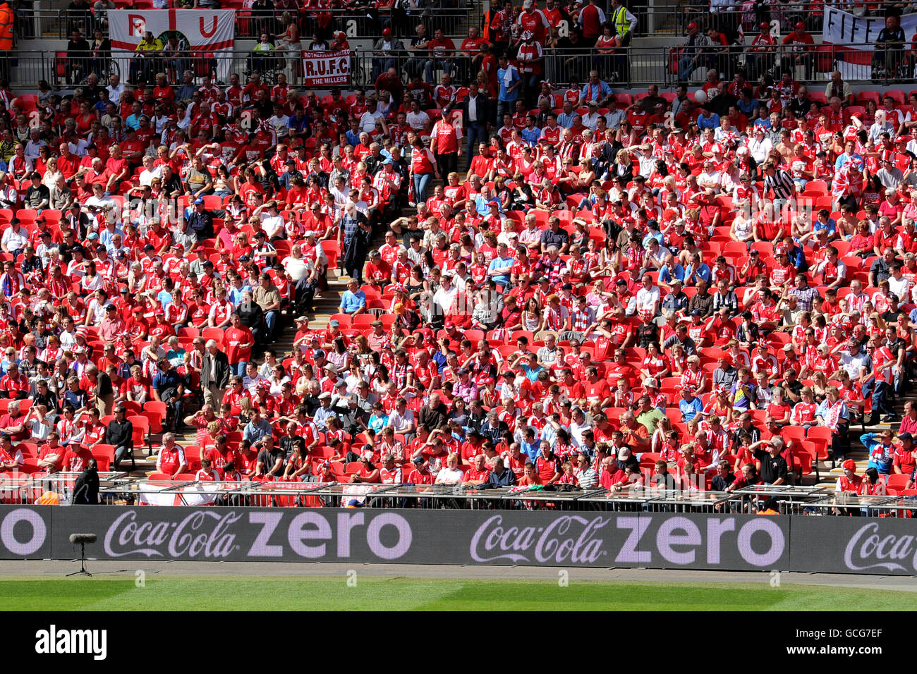 Coke zero stadium hi-res stock photography and images - Alamy