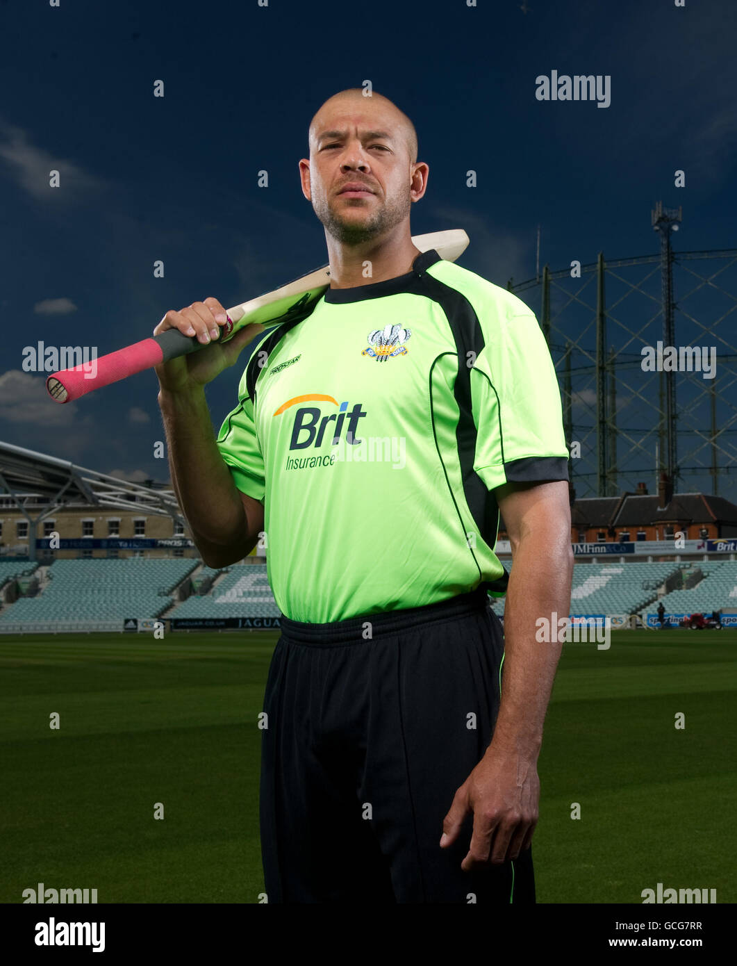 Cricket surrey feature the brit oval hi-res stock photography and ...